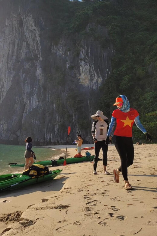 Cat Ba_Kayaking exploring Lan Ha Bay and Ba Trai Dao - Key Points
