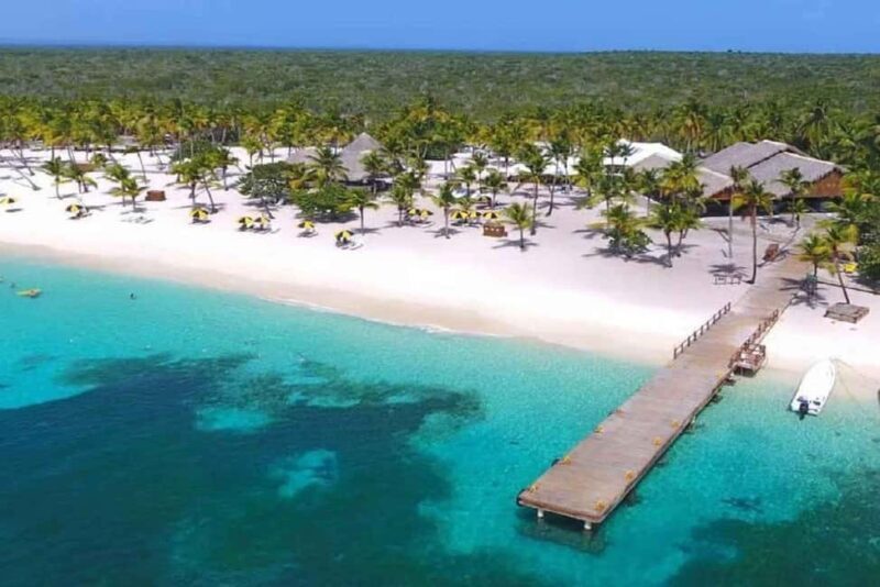 Catalina Island Catamaran Cruise with Lunch from Bayahibe - Snorkeling at "The Wall"