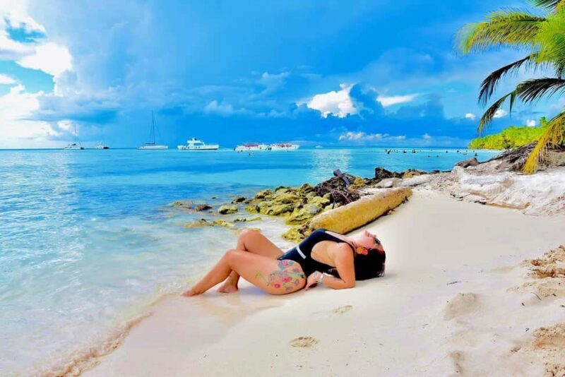 Catalina Island: Cruise, Snorkelling, Open Buffet & Drinks - Lunch: Authentic Dominican Flavors