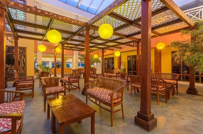 Catalonia Resort Private Airport Transfer - Navigating the Meeting Point and Timing