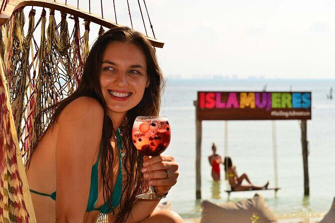 Catamaran Albatros Platinum & Beach club & Open bar & Isla Mujeres - FAQ