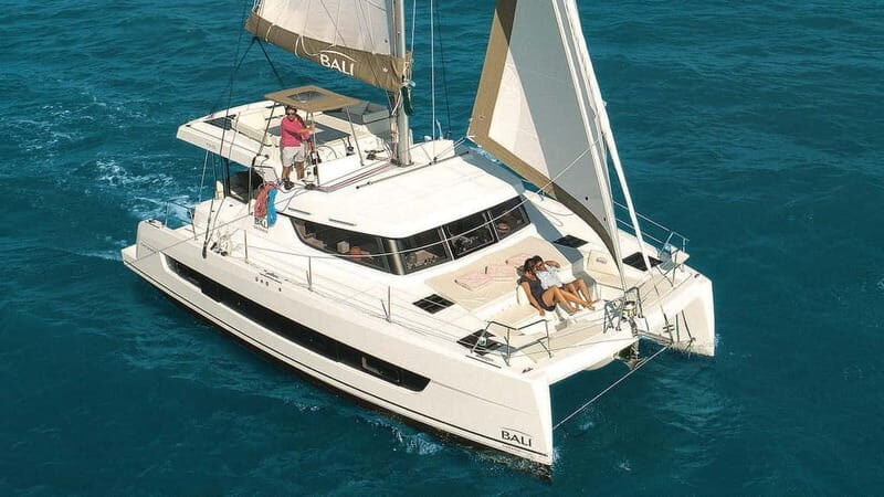 Catamaran day trip in Palermo with lunch or aperitif for 12 people - Analyzing the Value