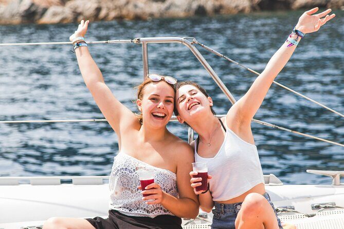 Catamaran departure in a young atmosphere - FAQ