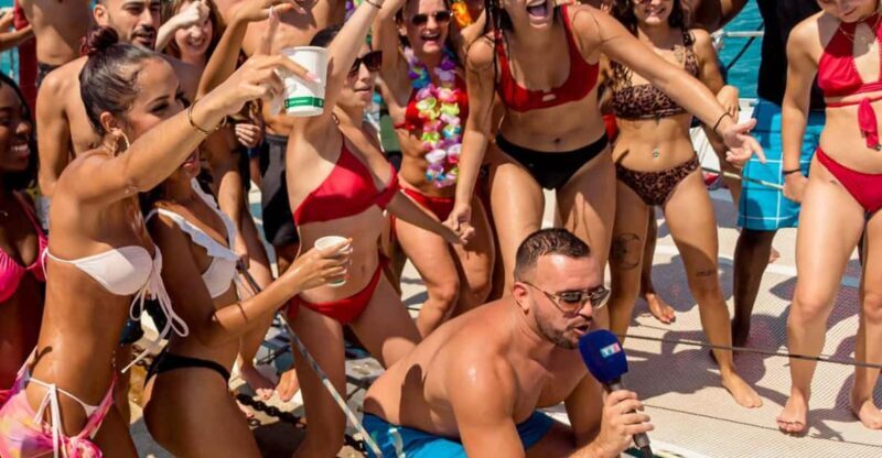 Catamaran Lucile | Famous VIP cata party - Who Is This Experience Best Suited For?
