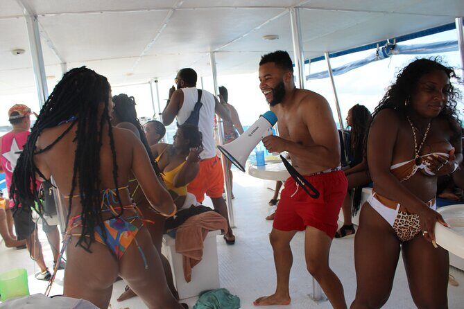 Catamaran Party Boat Cancun - The Sum Up