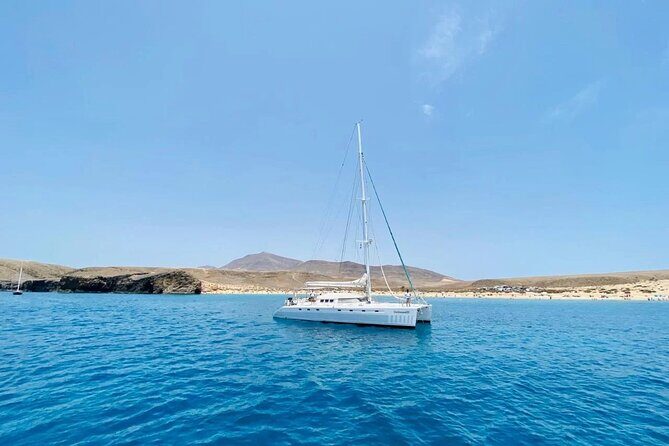 Catamaran Sailing Experience to Papagayo's Beaches with lunch and drinks - Key Points