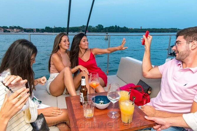 Catamaran Spritz Tour - The Experience: What to Expect on the Catamaran Spritz Tour