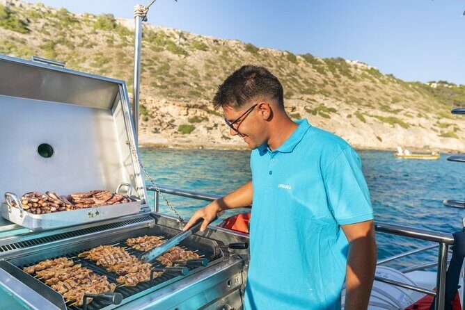 Catamaran with BBQ in the Bay of Palma - The Sum Up