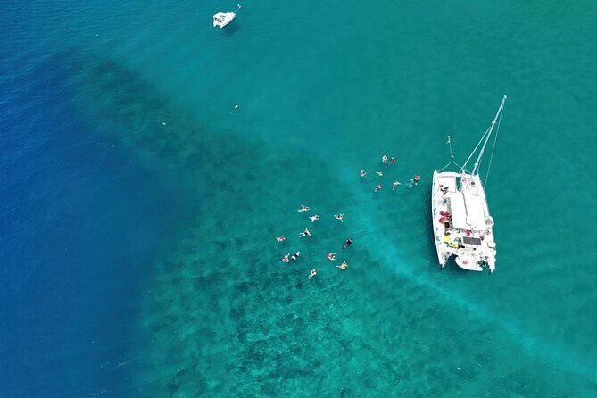 Catamaran with jacuzzi for groups Lunch and drinks Puerto plata - An Overview of What to Expect