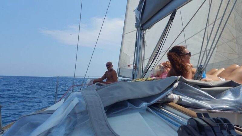 Catania: Coastline Sailing Trip 6hr with Aperitif and Lunch - FAQ