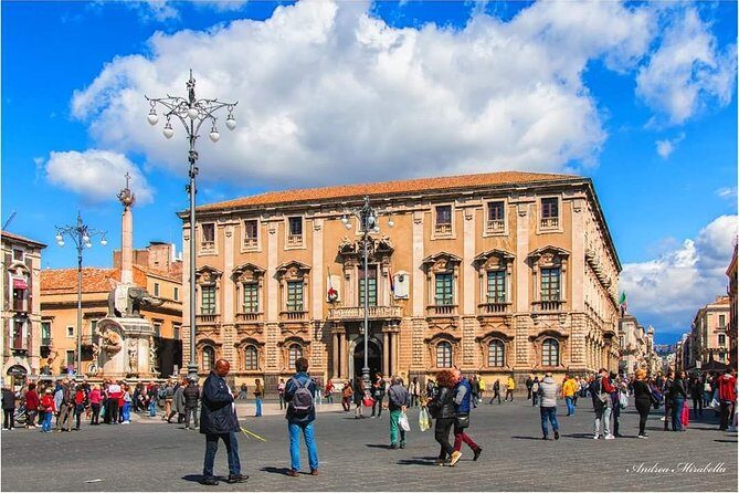 Catania Duomo, via Etnea & Caltagirone - Key Points