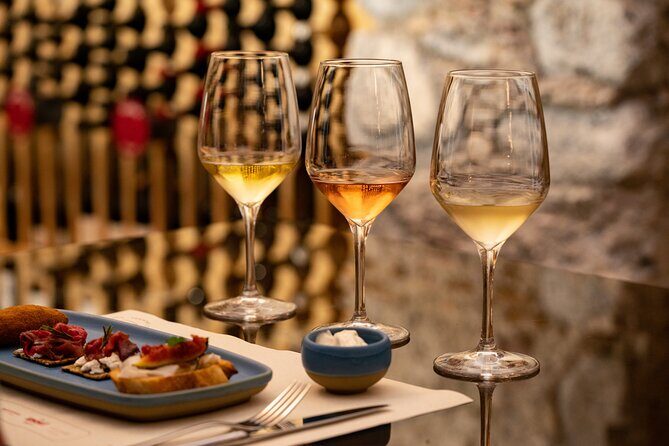 Catania: wine tasting in a metropolitan market - References
