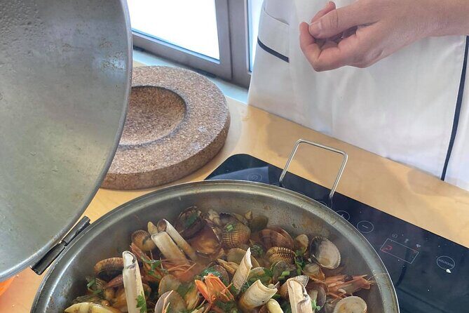 Cataplana for All: From kitchen to the table - A Closer Look at the Experience