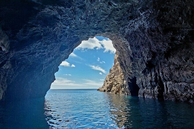 Cathedral Cove Scenic Cruises Whitianga - The Experience with Guides and Personal Attention