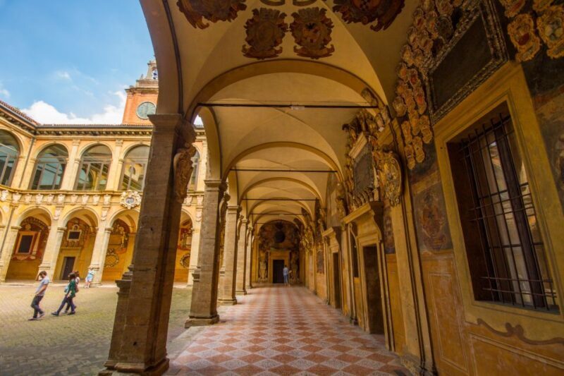 Cathedral of San Petronio and Archiginnasio Private Tour - A Closer Look at the Tour Experience