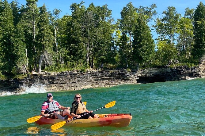 Cave Point Kayak Tour - An In-Depth Look at the Cave Point Kayak Tour