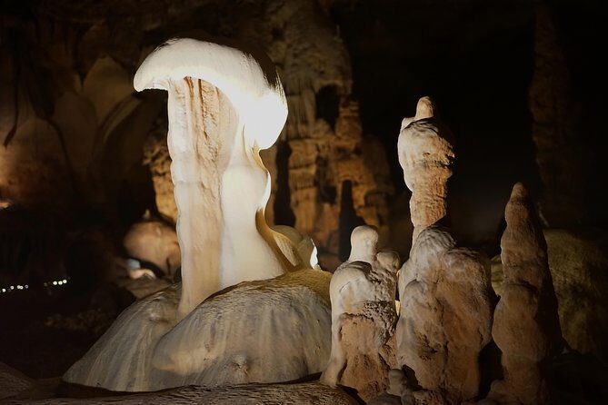 Cave Without a Name Admission Ticket with Guided Cavern Tour - FAQ