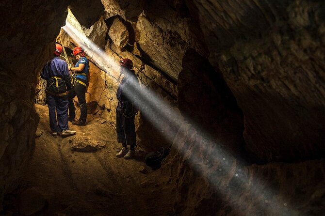 Caving in Arrábida Natural Park, Setúbal, Sesimbra, near Lisbon - What to Expect During Your Caving Adventure