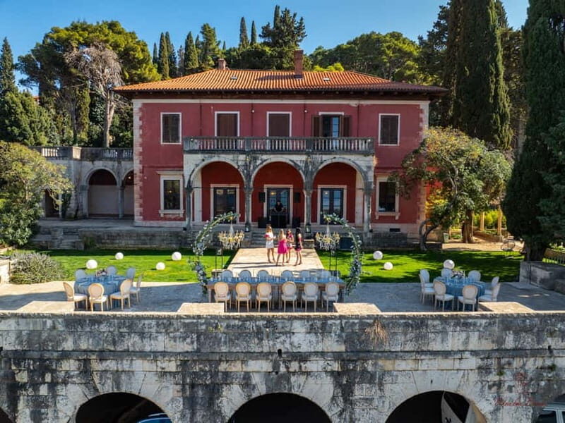 Cavtat: Guided Tour through Banac Gallery with Expert Guide - A brief introduction to the experience