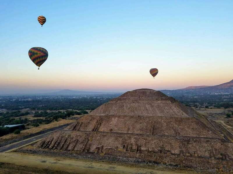 CDMX: Fly over Teotihuacan in a hot air balloon and visit the Basilica of Guadalupe - Craftsmanship and Tasting at El Quetzal