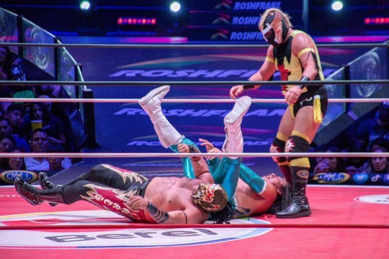 CDMX: Mexican nightlife with shots and wrestling - An In-Depth Look at the Experience