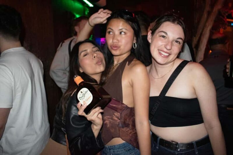 CDMX Pub Crawl: Guided Pub Crawl with Party Games - Group Size and Logistics