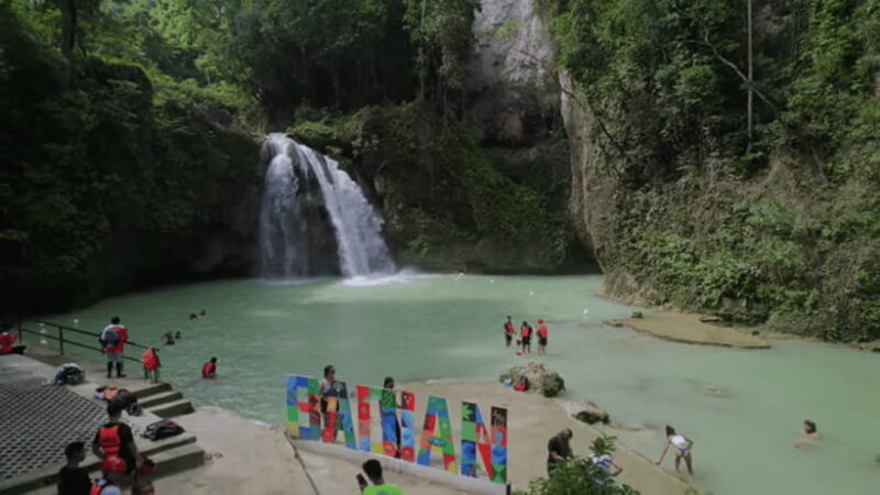 Cebu: Inambakan, Kawasan, and Mantayupan Waterfalls Tour - Kawasan Falls: Cebu’s Iconic Waterfall