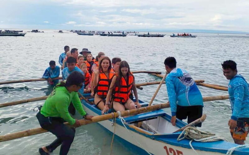 Cebu: Oslob Whale Shark, Tumalog Falls, and Sumilon Sandbar - Key Points