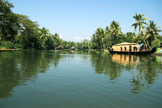 Celebrity Constellation Houseboat Day cruise at Backwaters - Why This Tour Offers Good Value