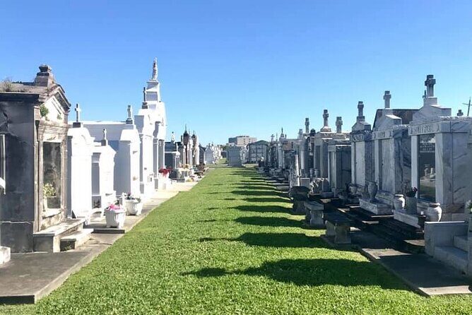 Cemetery Tour New Orleans - Introduction: An Engaging Peek into New Orleans’ Cemeteries