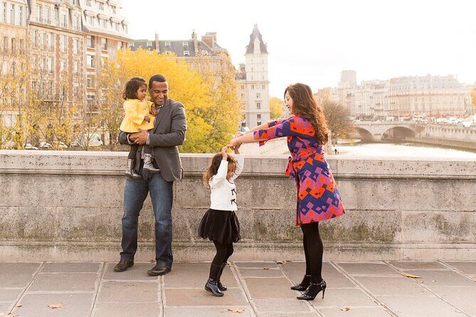 Central Paris Private Photo Session - Authentic Feedback from Travelers
