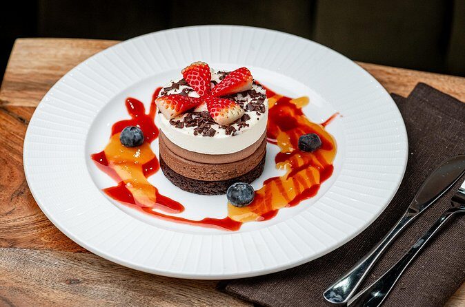 Central Park Cafe: Scenic Lunch & Dinner Experience in NYC - Who Should Consider This Experience?