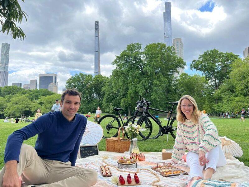 Central Park, NYC: Private Bike Tour and Luxurious Picnic - Why Choose This Central Park Bike and Picnic Tour?