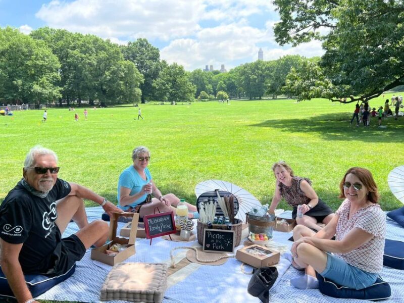 Central Park, NYC: Private Bike Tour and Luxurious Picnic - The Meal: A Gourmet Picnic in the Park