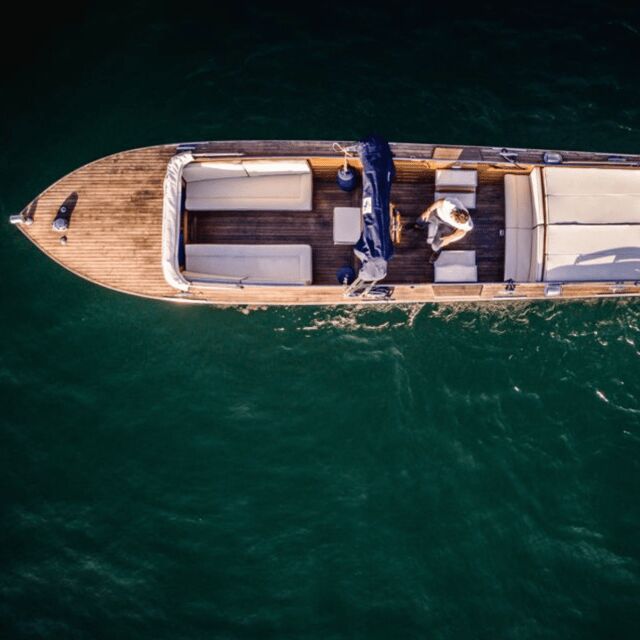 Cernobbio: Sunset Shared Boat Tour with Prosecco - Cernobbio: Sunset Shared Boat Tour with Prosecco — A Serene Lake Como Experience