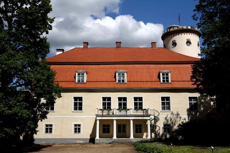 Cesis: Medieval heritage and natural treasures - Exploring Cēsis Castle: Step Back in Time