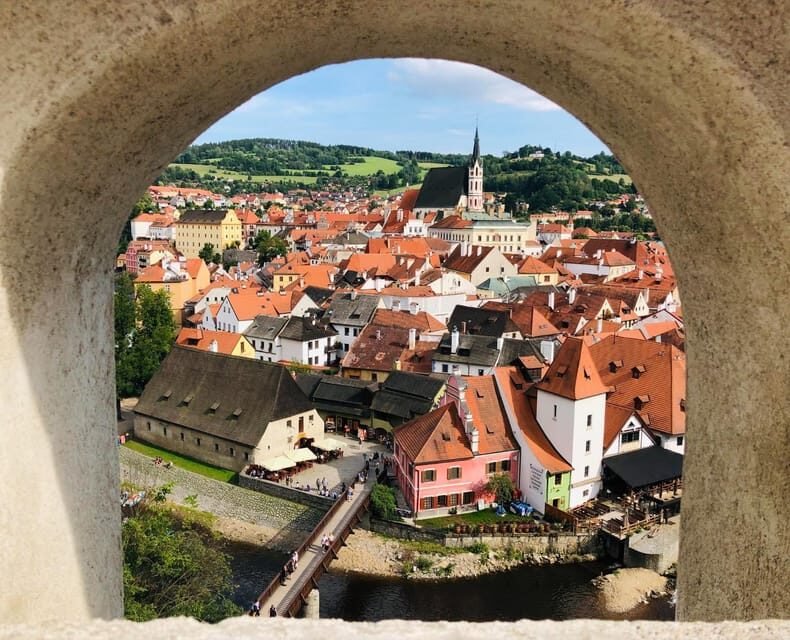 Cesky Krumlov: Insta-Perfect Walk with a Local - Navigating Cesky Krumlov with a Local: What to Expect
