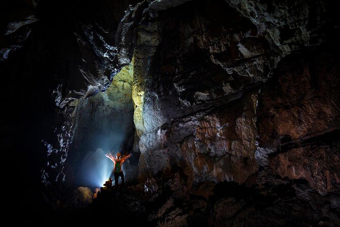 Cha Loi Cave 2 day 1 night - Transportation, Group Size, and Value
