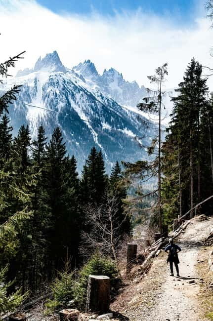 Chamonix: Hike and taste local products facing Mont Blanc - Frequently Asked Questions