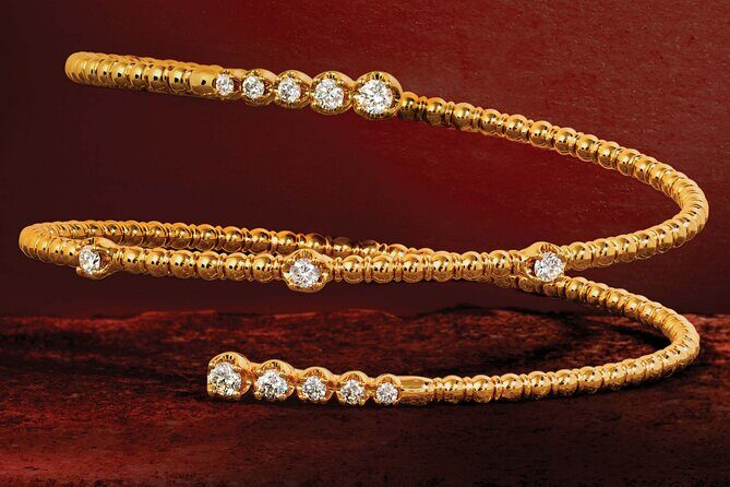 Champagne and Diamond Shopping Experience in Downtown, Bahamas - A Closer Look at the Experience