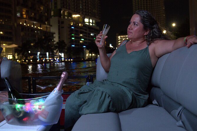 Champagne City Lights Boat Tour with Photoshoot - Who Is This Tour Best For?