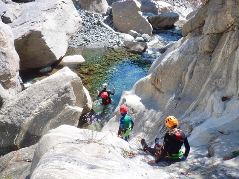 Champdepraz: Torrente Chalamy Family-Friendly Canyoning Tour - Key Points