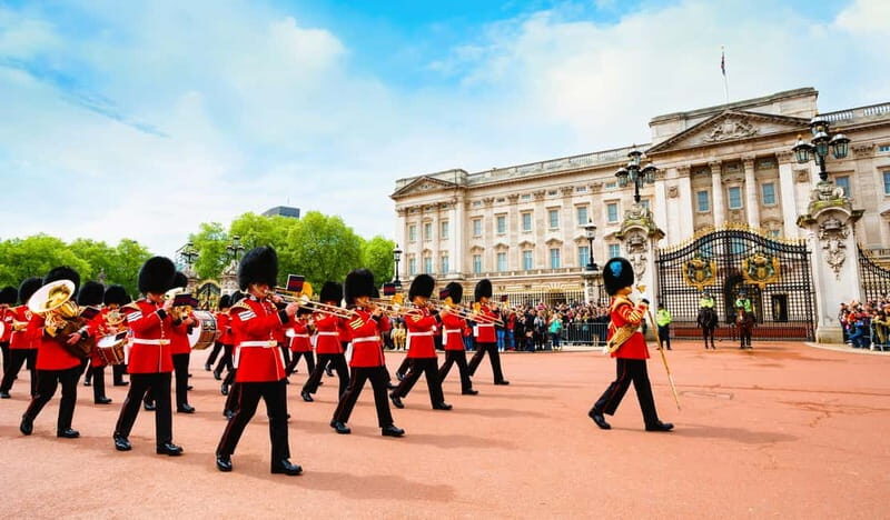 Changing of Guard & Tower of London Beefeater Meet & Greet - Key Points
