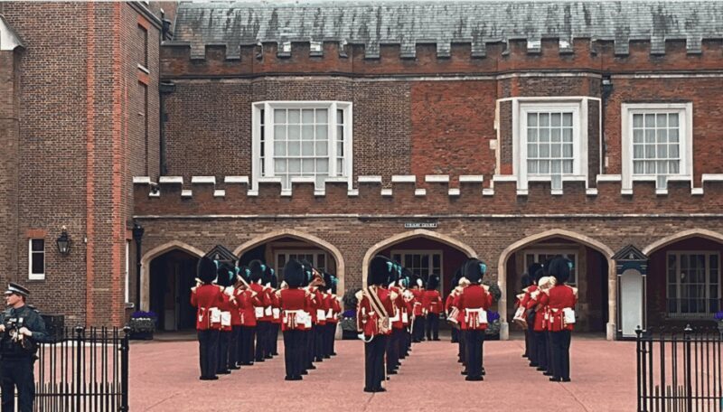 Changing of the Guard at Buckingham Palace - An Honest Look at the Changing of the Guard Experience