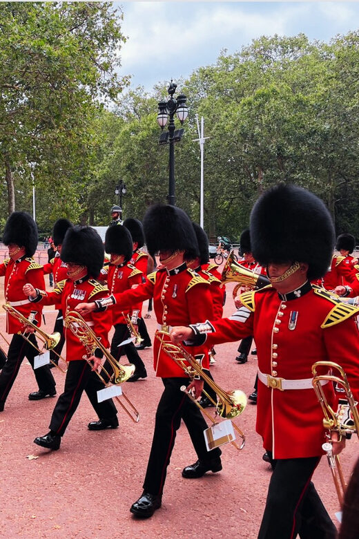 Changing of the Guard at Buckingham Palace - Who This Tour Is Best For