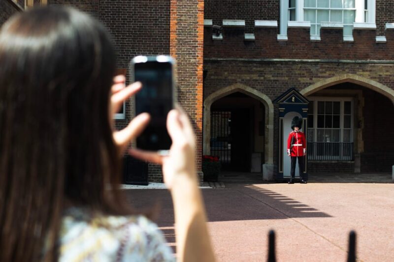 Changing of the Guard & Royal Food Tour with 10+ Tastings - A Detailed Look at the Tour Experience