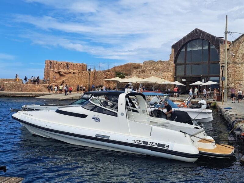 Chania: Full-Day Santorini Private Cruise with Visit to Oia - Key Points