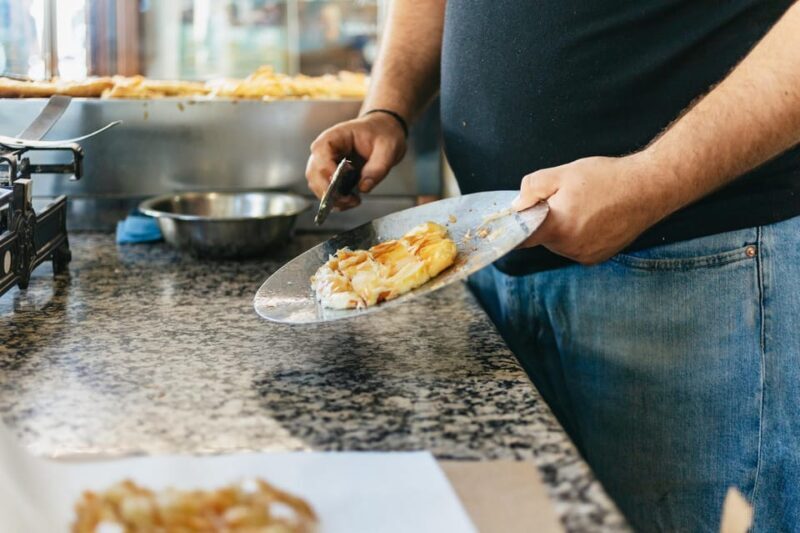Chania: Old Town Highlights Guided Tour with Street Food - The Group Size and Flexibility