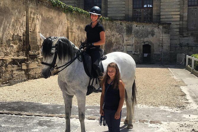 Chantilly Tour: Great Stables and Renaissance Meal from Paris - The Practicalities and Logistics