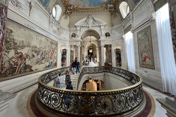 Chantilly Tour: Great Stables and Renaissance Meal from Paris - FAQ